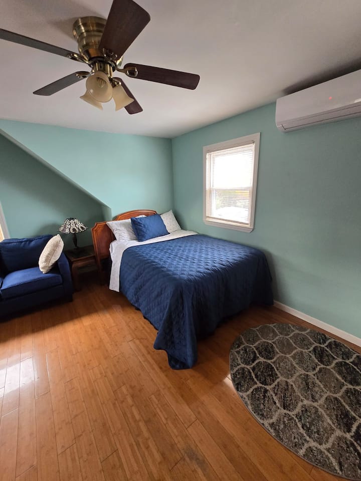 Bright & Cozy Private Room - Westbury, NY