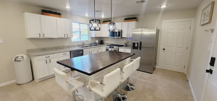 The Craftsman - 3 Bed / 3 Bath - Downtown Glendale - グレンデール, AZ