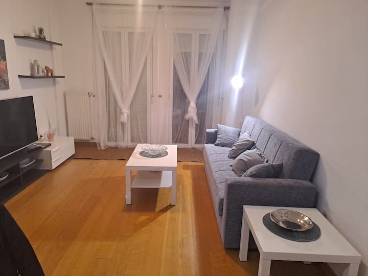 Acogedor Y Céntrico Apartamento. - Tres Cantos