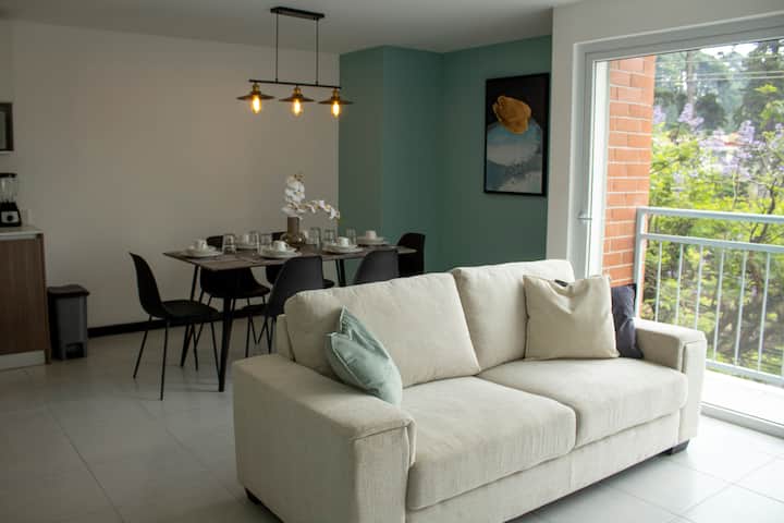 Amplio Y Bonito Apartamento Para 8/ Zona 7 - Guatemala City