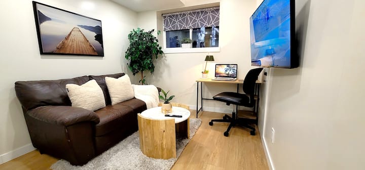 Harmony-peg: A Cozy Urban Escape - Winnipeg