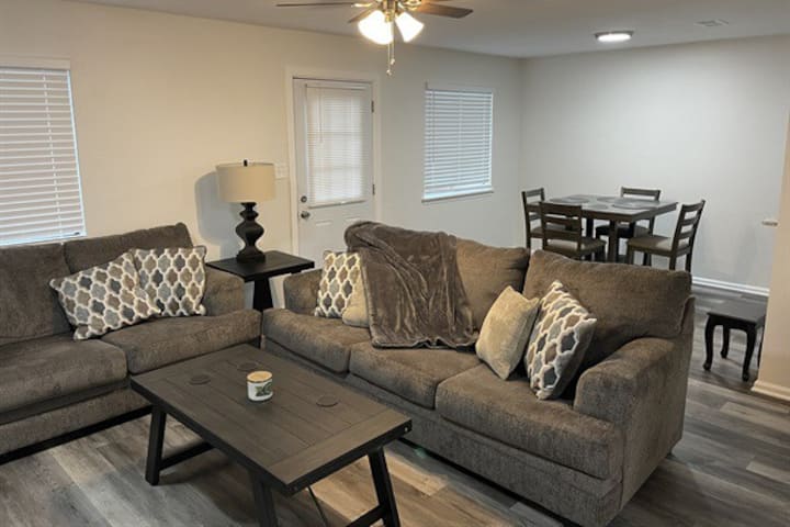 Stadium Stay 2 Bedroom - Tallahassee, FL