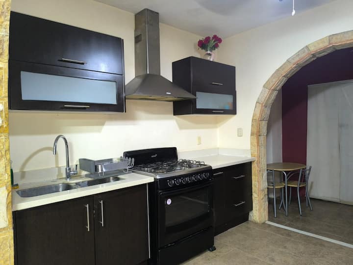 Casa De 4 Recámaras Para 12 Pers. - Mérida