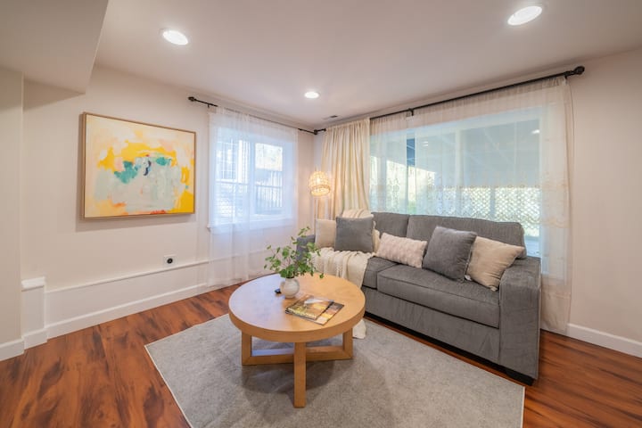 Spacious 4b2b House / Partial Lake Views/ Backyard - 西雅圖, WA