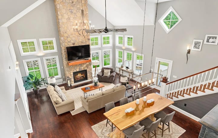 Lux Retreat With Stunning Views & Ultimate Comfort - Phoenixville, PA