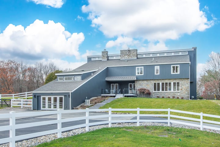 Countryside Getaway With Pool, Hot Tub, Movie Room - Kittatinny Valley State Park, Newton