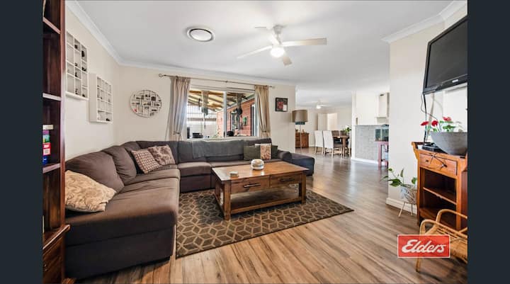 Deep In The Dale - Shady's Shack - Geraldton