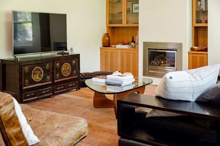 Serene Winery Escape | Beautiful Garden | Orange - Orange