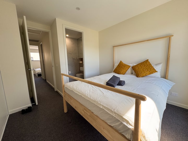 Warm 3beds Home With Yard/parking (Chinatown, Cbd) - Canberra