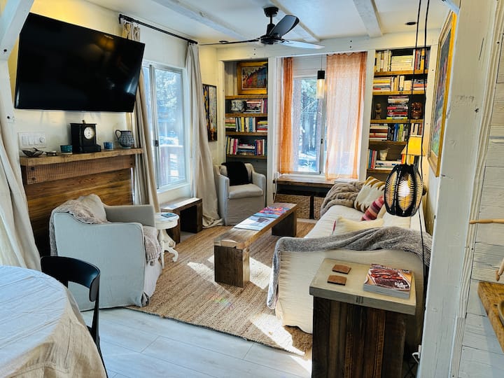 Hip Cool & Stunning Tahoe Suite! - Stateline, NV