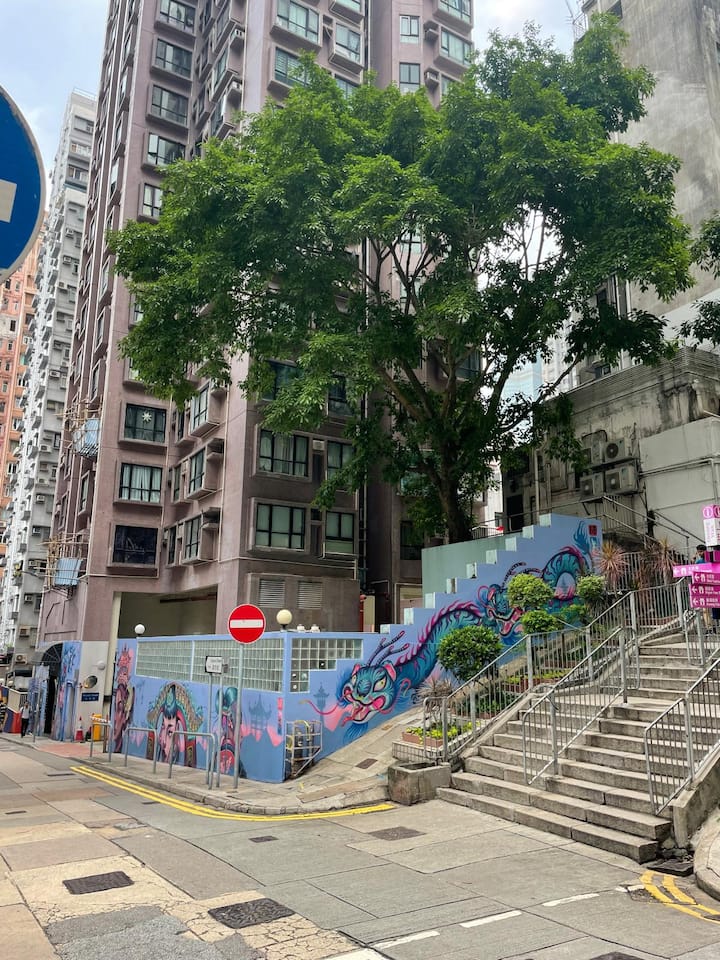 Charming 1-bedroom Flat - Sheung Wan