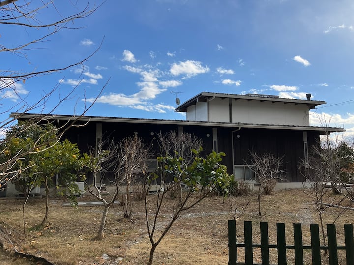 一棟貸しの宿~星待ちの家 アトリエ純~
Hoshi-machi House - Kochi