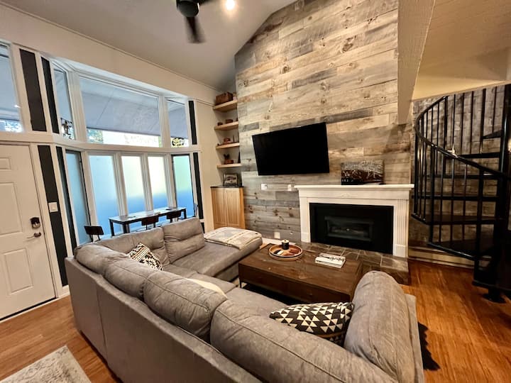 Cozy Ski In/out Condo: Parking, Hot Tub, And Sauna - Steamboat Springs, CO