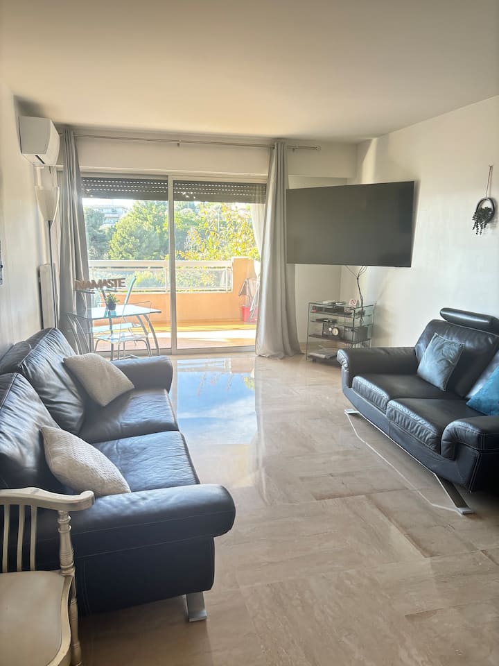 Appartement Lumineux Vue Mer, Piscine Et Tennis. - Nice