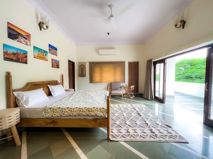 King Room With Balcony - Jaipur