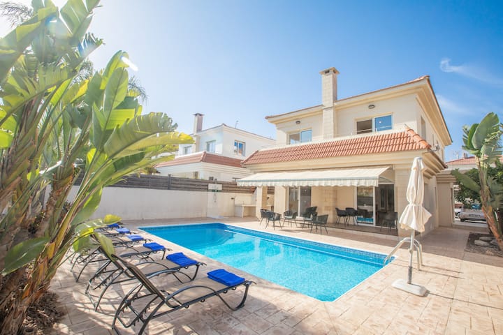 Tranquility 4 Bedroom Villa With Pool - Nissi Beach