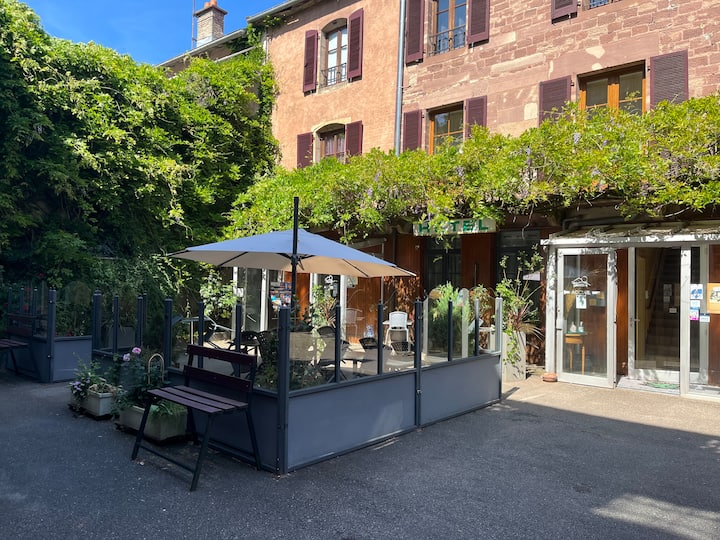 Chambre Cosy Rénovée Au Charme D'antan. - Luxeuil-les-Bains