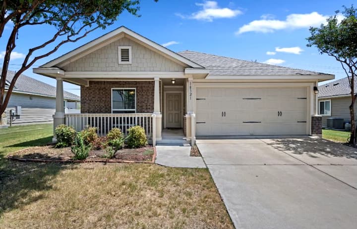 Prime Location Near Major Shopping~dell~samsung - Pflugerville, TX