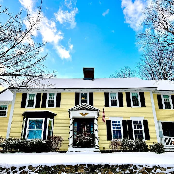 Room # 4 At Dexter's Inn! - Sunapee, NH