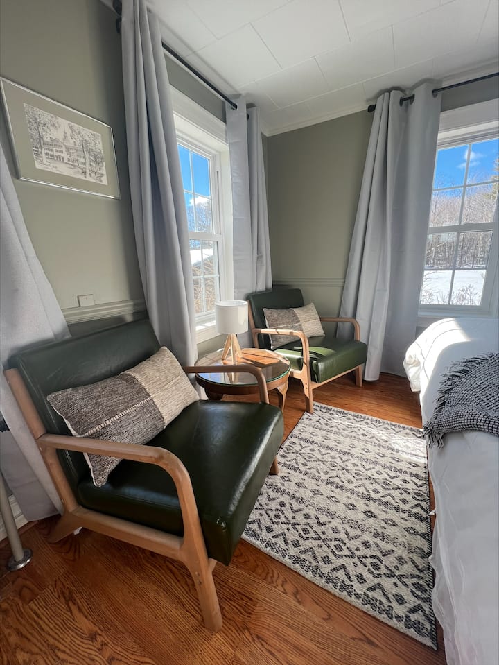 Room # 9 At Dexter's Inn! - Sunapee, NH