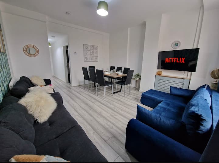 Luxury 5 Bedrooms Townhouse Near City Centre - Manchester