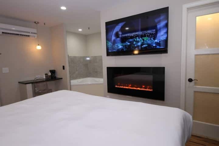 Jacuzzi King - Tampa, FL