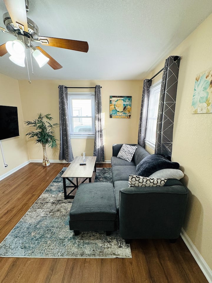 Great, Classy Two-bedroom, Near Rivers Casino. - Portsmouth, VA
