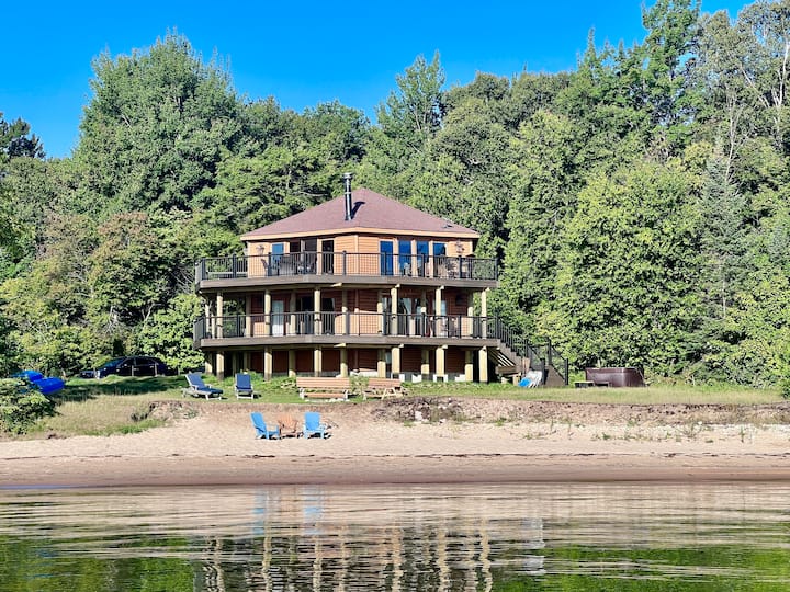 4br Lake Michigan Waterfront Cabin W/hot Tub - Indian Lake State Park, Manistique