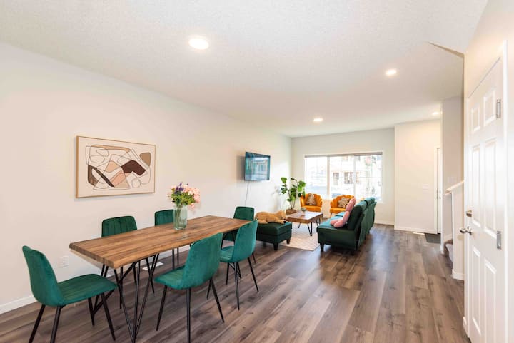 |Neverland Ranch| Lovely& Dream In Sw Edm/sleep 6 - Edmonton, Canada