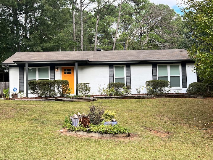 Displaced Homeowners Dog Friendly Mtr Snellville - Snellville, GA