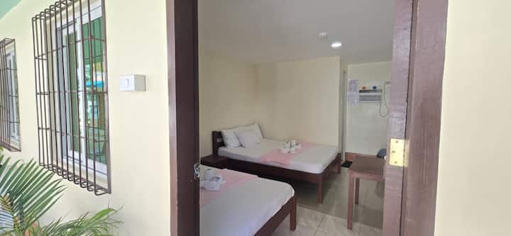 Junlyn Apartelle Family Room - Panglao