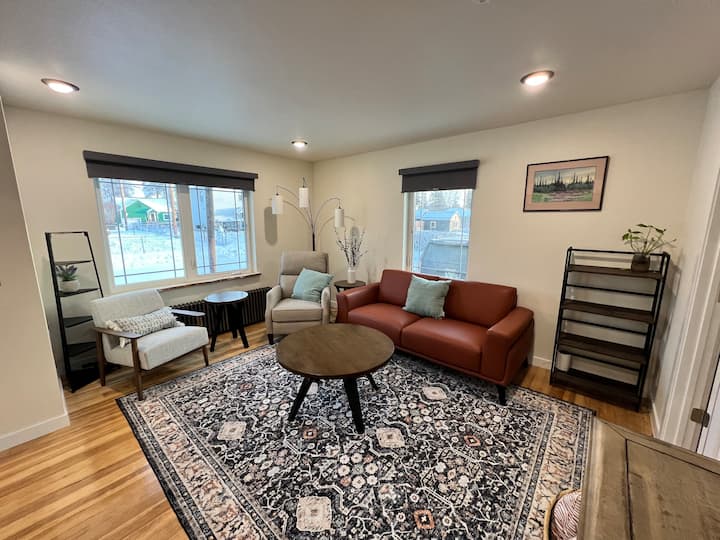 Stunning 2bedroom Suite Downtown - Fairbanks, AK