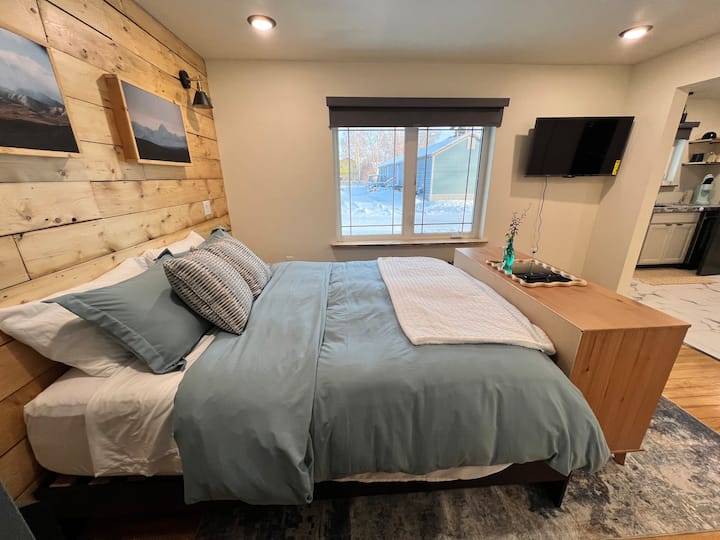 Mid-luxury Downtown Studio - Fairbanks, AK