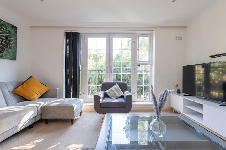 Long Stay Bromley | Work, Relocations & Parking - Beckenham