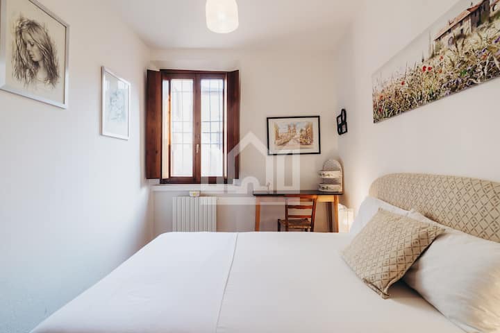 Gold Apartment - Garden Access - Ferrara