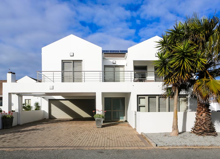 Whispering Palms Holiday Home - Saint Helena Bay