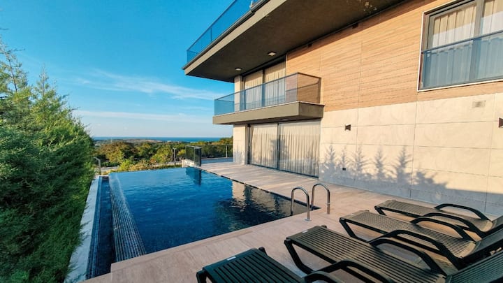 Villa With Private Pool / Jacuzzi In ŞIle Istanbul - Şile