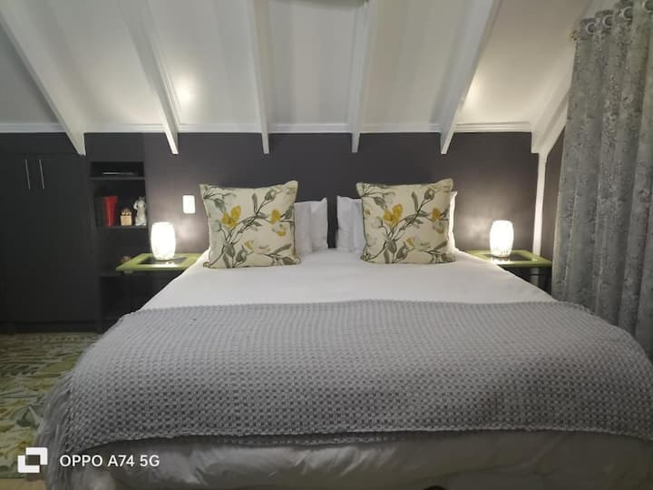Rozenhof Guest Cottages Lime - George