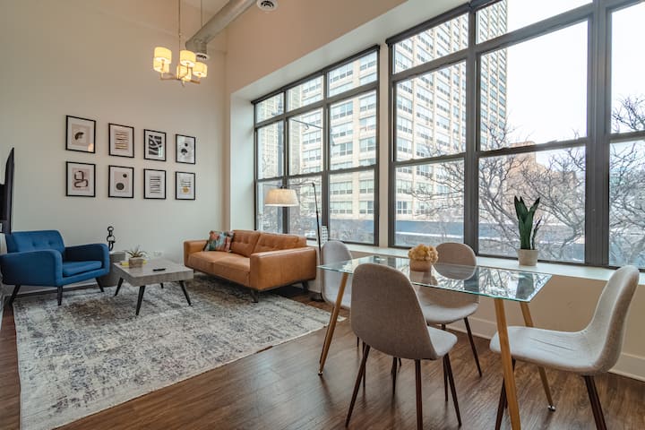 Mccormick Pl 420 Friendly 3br/2ba/sleeps 8/parking - Armour Square - Chicago