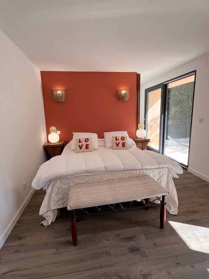 Chambre 38m² Avec Terrasse + Spa - Pertuis