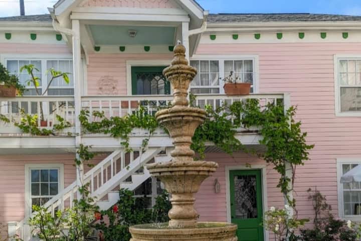 1885 Rose Cottage- 730 Sq Ft Near Cruises & Strand - Galveston