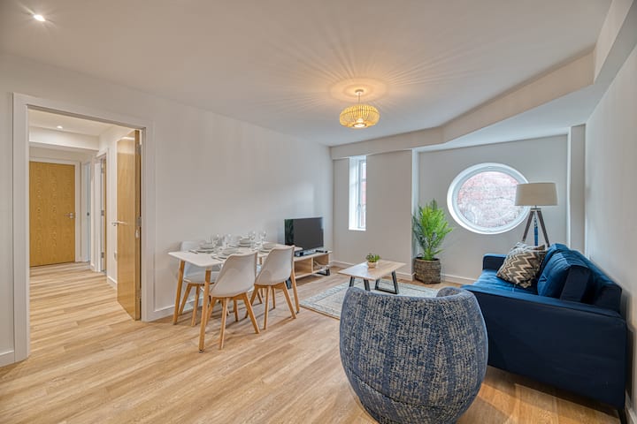 Alexandra House By Guestz - Ashton Town Hall