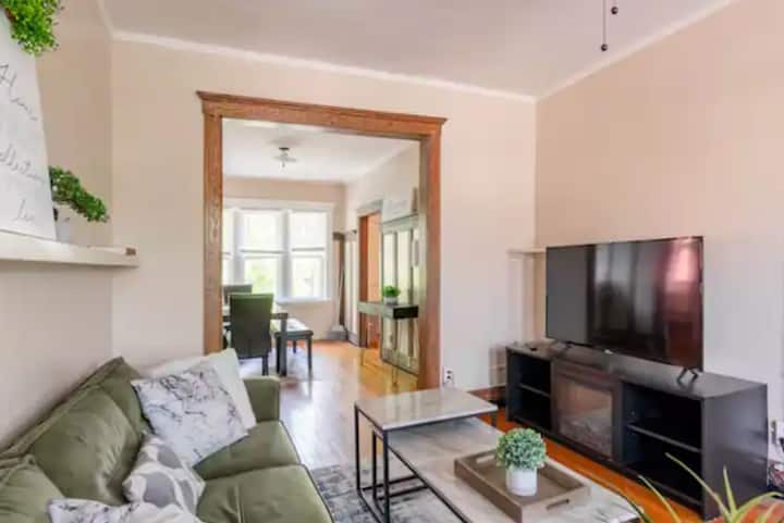 2bd Central Midtown - Comfortable & Convenient! - Detroit, MI