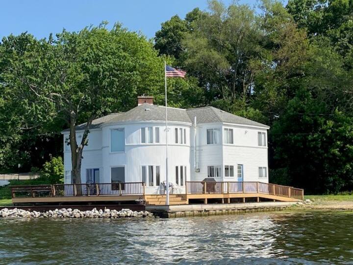 Family Cottage On Spring Lake - Grand Haven, MI
