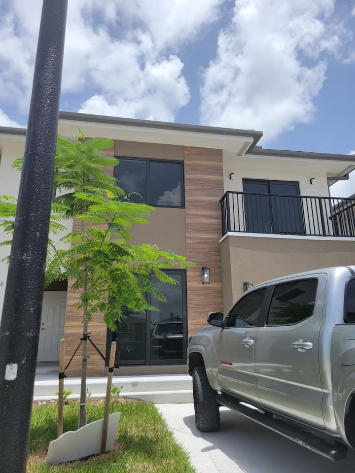 Holiday Suite - Everglades, FL