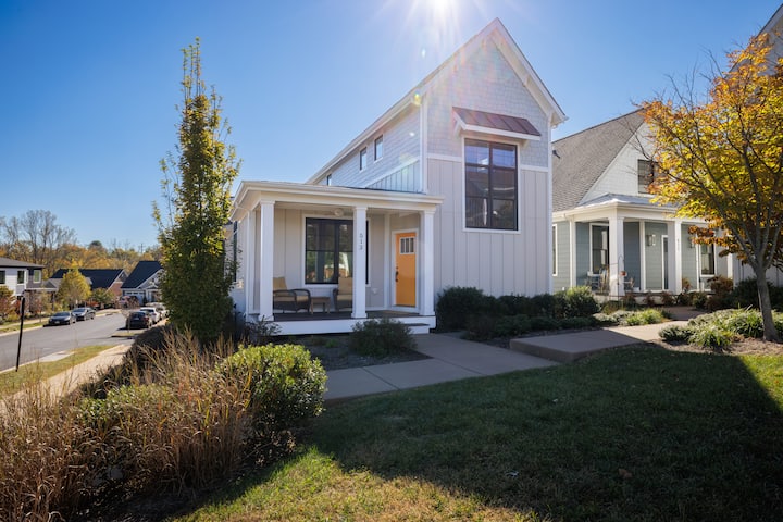 Sparkling & Joyful Charlottesville Cottage - Charlottesville, VA