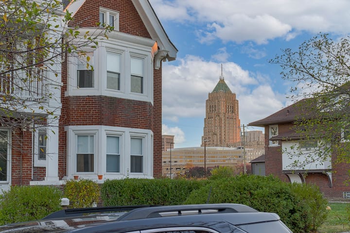 Heart Of Dwntwn Detroit - Q Line - 5 Beds - Windsor, ON, Canada