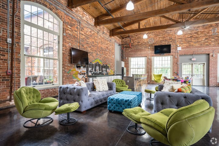 Brand New Airbnb In Spartanburg  / Pool / Grills - Spartanburg, SC
