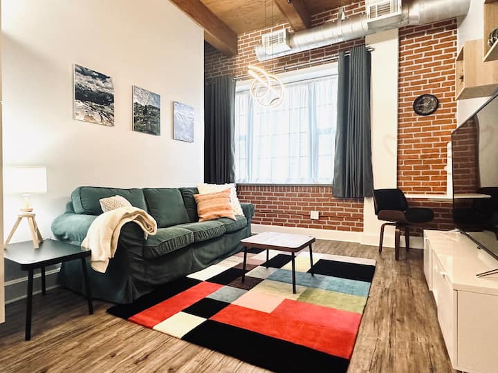 Charming Condo Near Medical Mile - Grand Rapids, MI