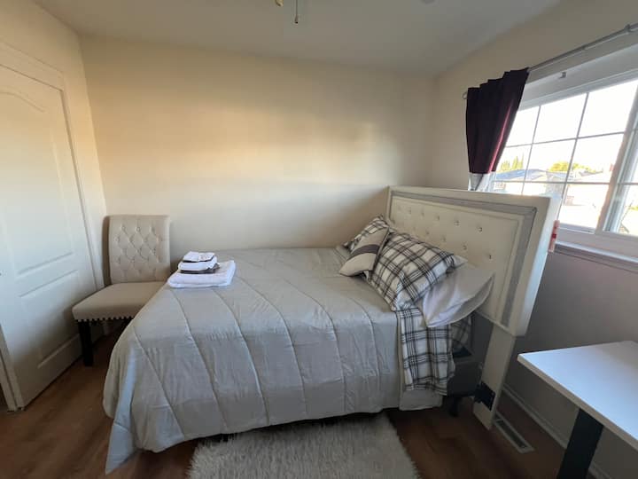 Beautiful Quiet Room - Auburn, CA